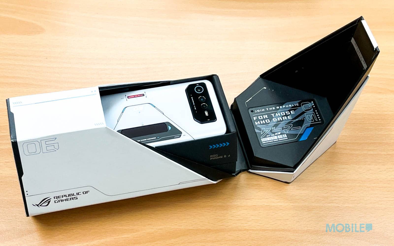 機背花式彩屏、頂配 18GB RAM！ROG Phone 6 Pro 開箱睇 - MobileMagazine