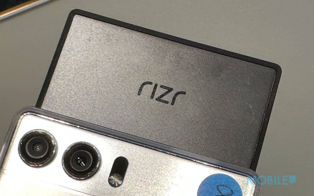 型格電動捲軸屏！Motorola Rizr Z3 概念機上手玩 - MobileMagazine