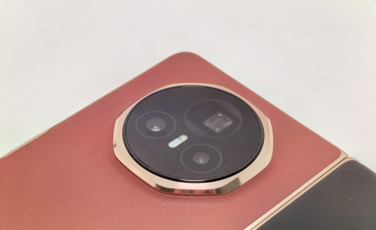激輕薄手感！HONOR Magic V3 開箱、試效能! - MobileMagazine