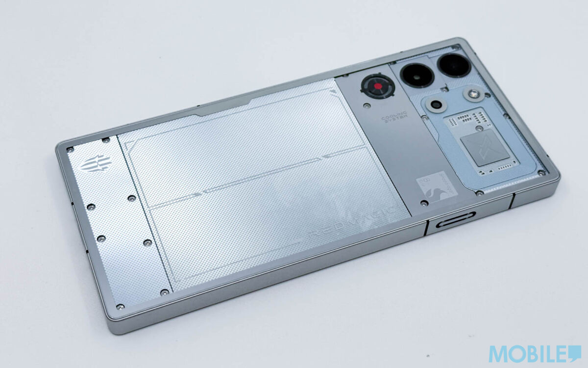 Redmagic 10 Pro 國際版開箱！S8E 真全屏遊戲體驗、CUBE 精細效能微調 - MobileMagazine